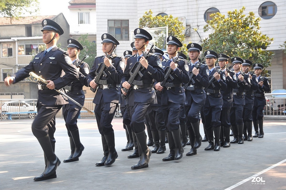 公安特警预演国庆升旗仪式英姿风采 中关村在线摄影论坛