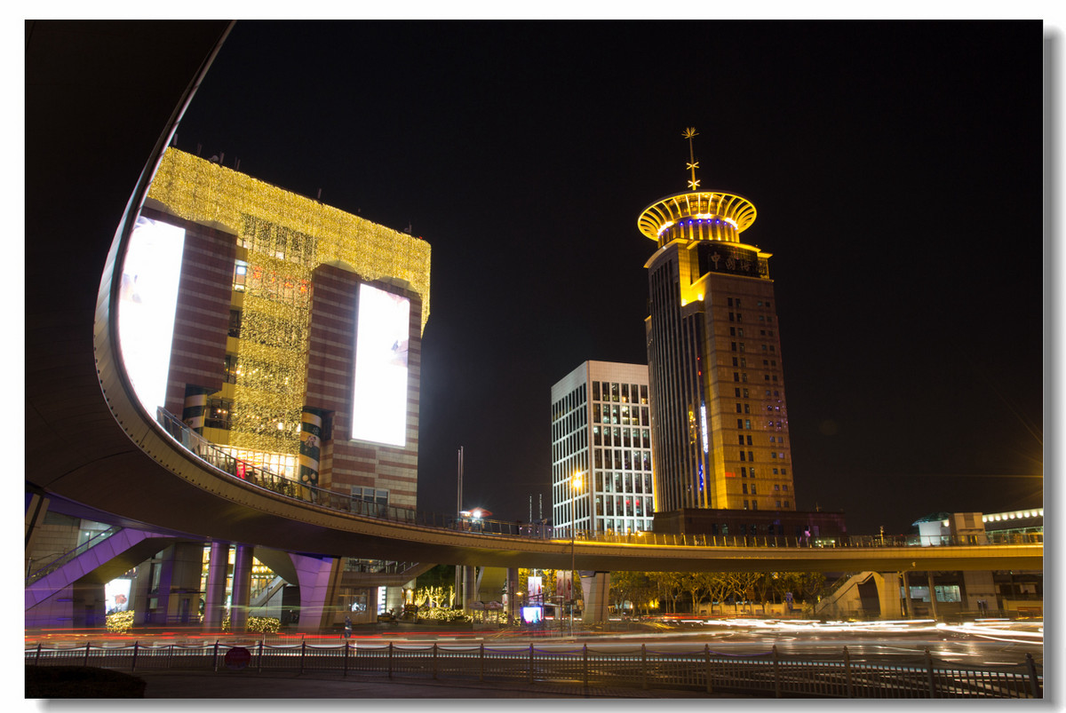 陆家嘴桥下看夜景-中关村在线摄影论坛