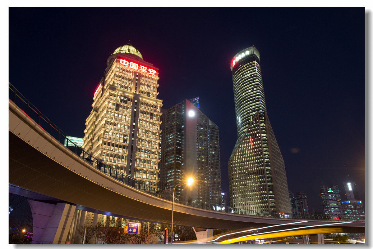 陆家嘴桥下看夜景-中关村在线摄影论坛