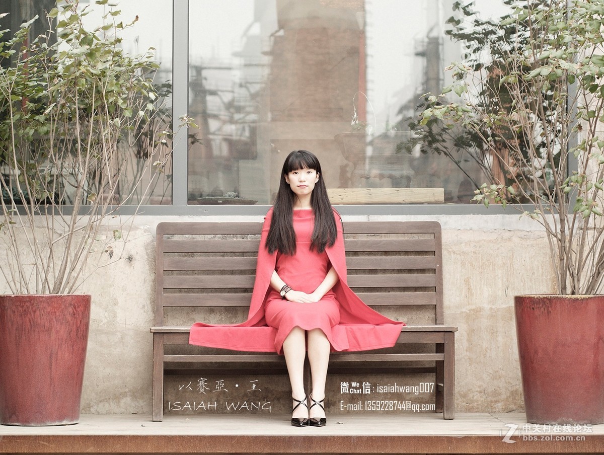 【高清图】北京 798 艺术区的红裙女子-中关村在线摄影论坛