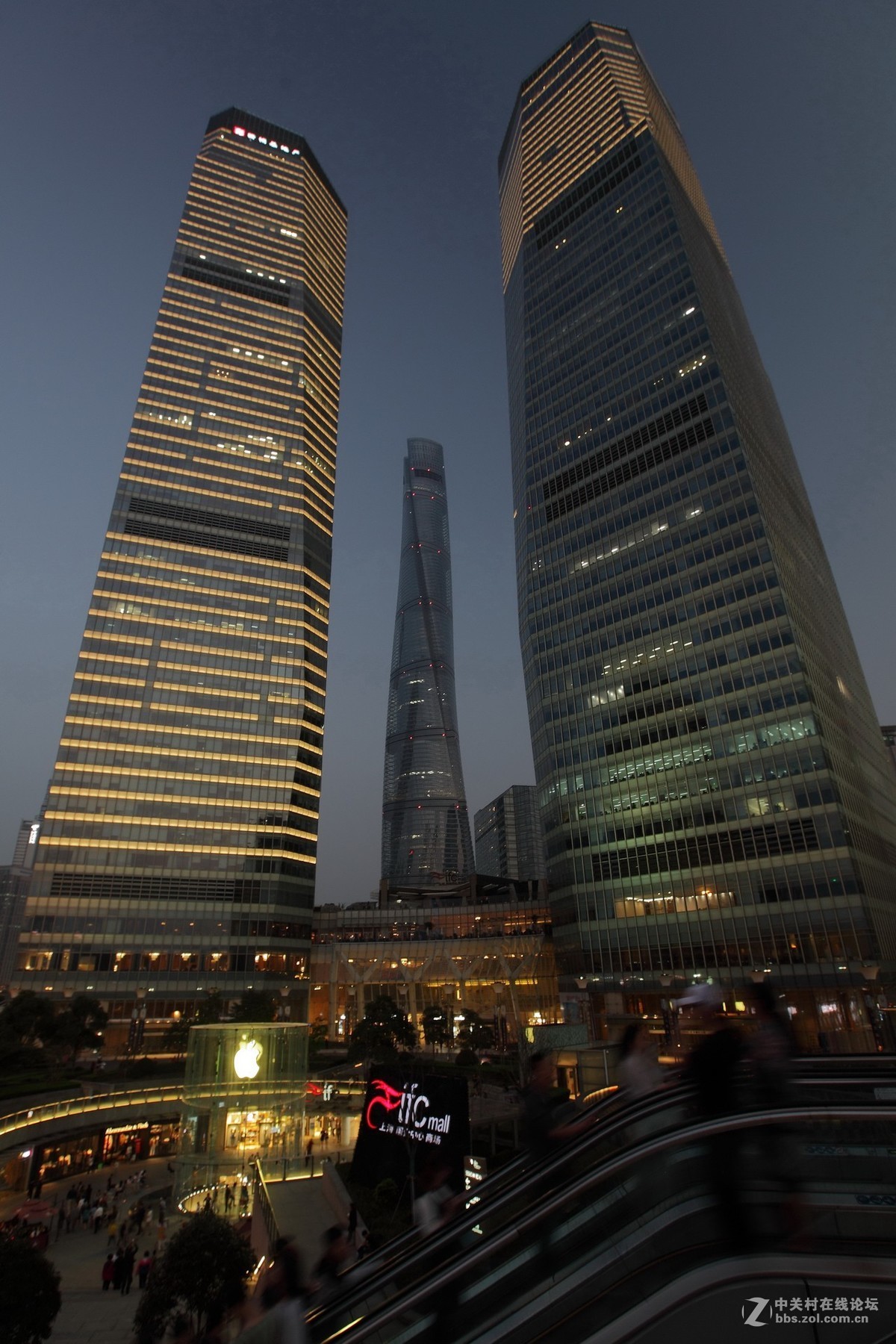 夜幕下的陆家嘴-中关村在线摄影论坛