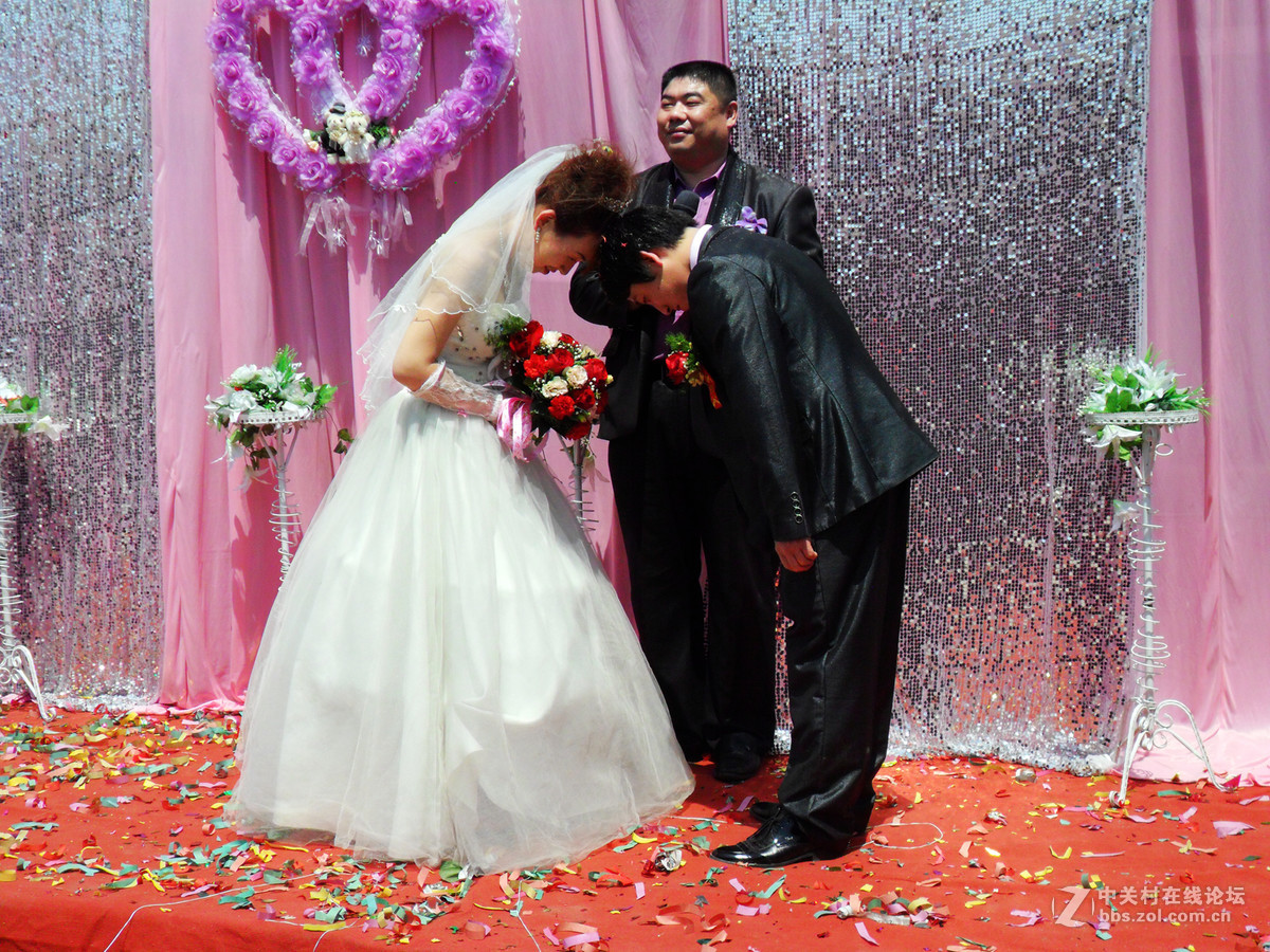 这是来自于农村婚礼庆典现场的一组镜头-中关村在线摄影论坛