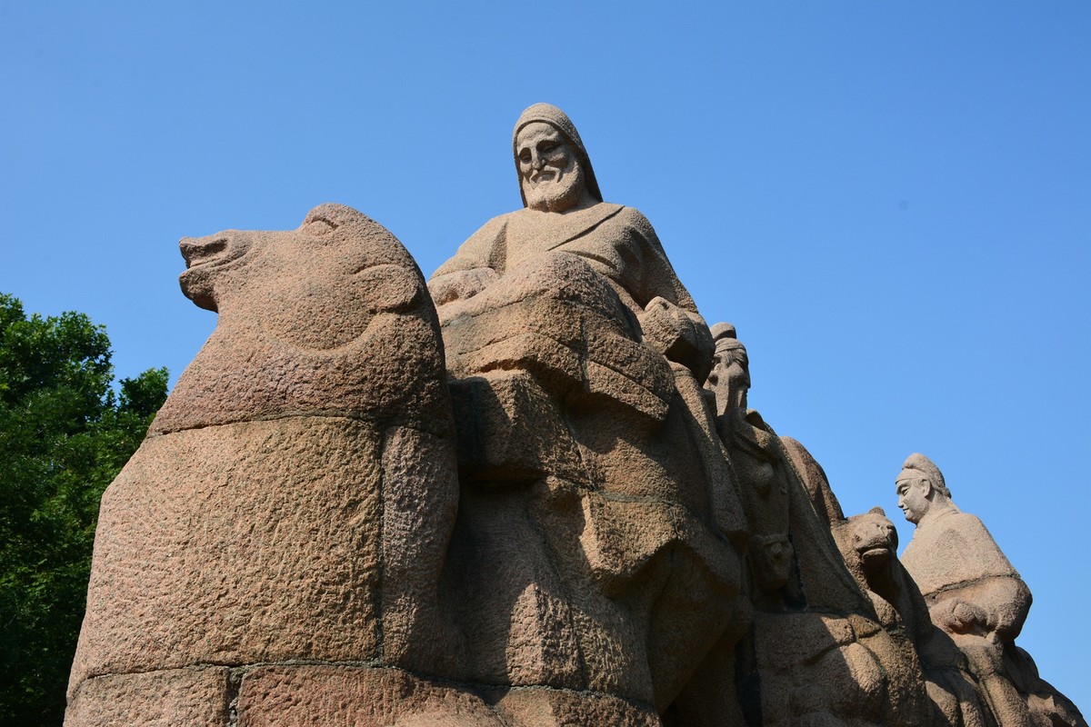 丝绸群雕掠影-中关村在线摄影论坛