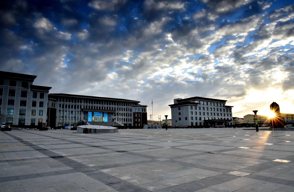 花石峡镇花石头和玛多县政府广场-中关村在线摄影论坛