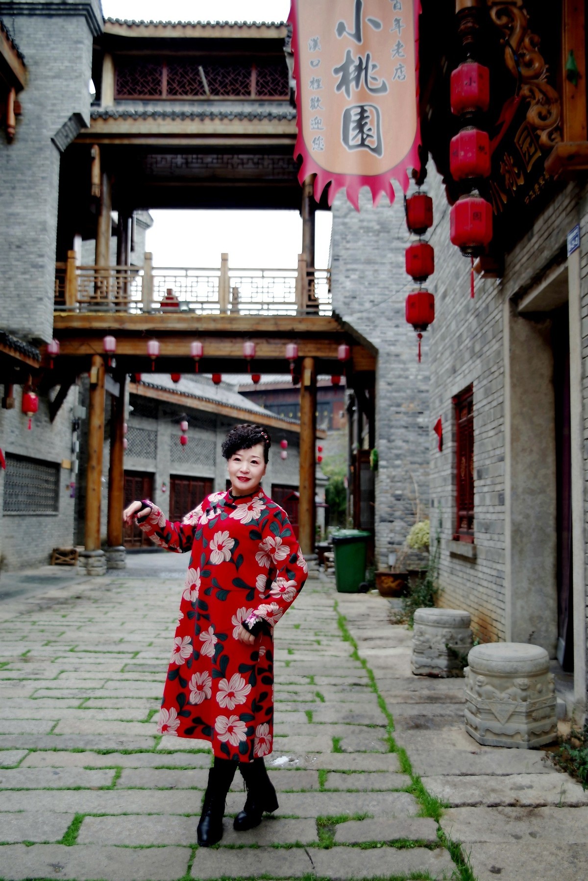 环境人像---汉口里的美女！-中关村在线摄影论坛