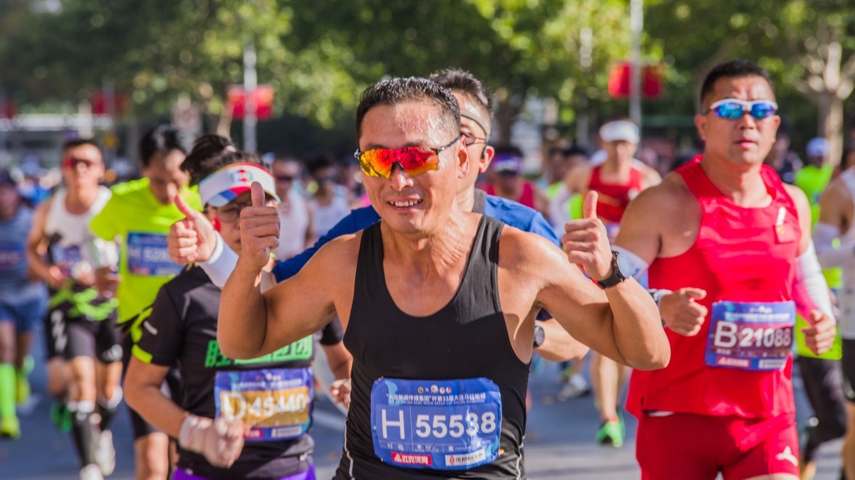 “大连新闻传媒集团”杯第33届大连马拉松赛之五-中关村在线摄影论坛