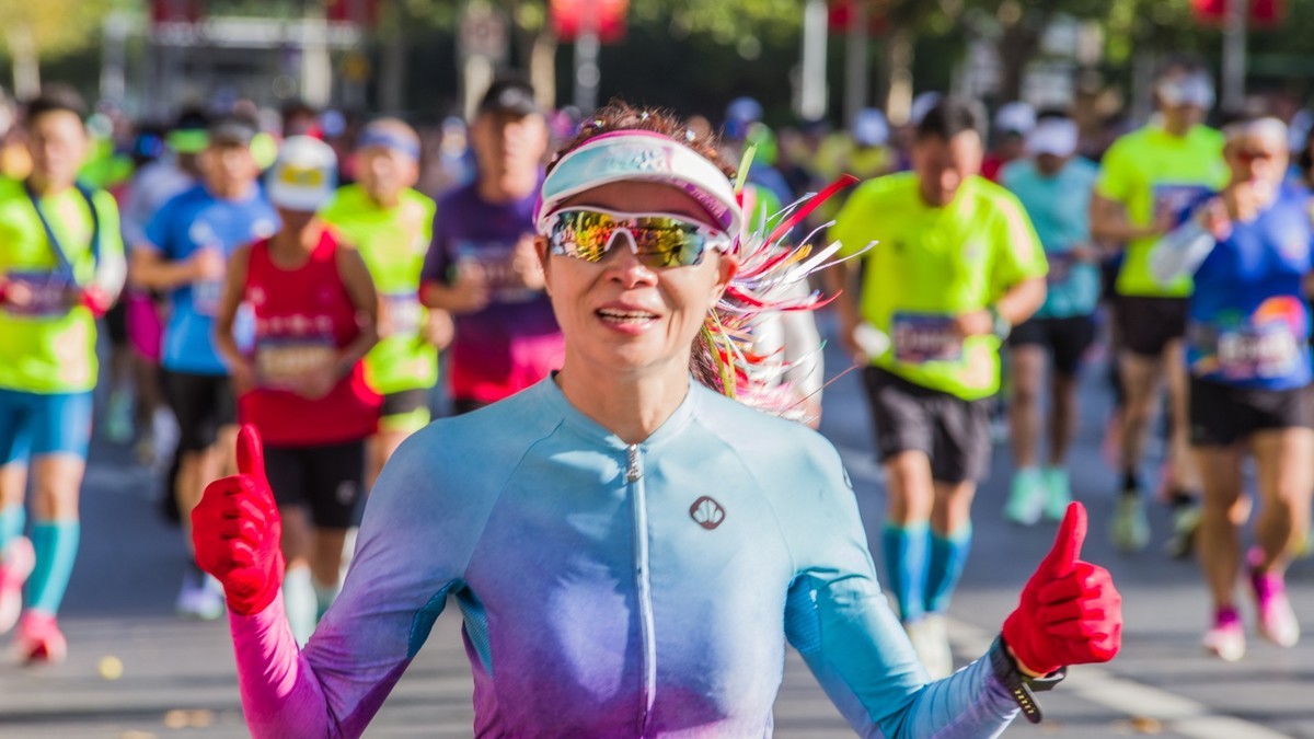 “大连新闻传媒集团”杯第33届大连马拉松赛之五-中关村在线摄影论坛