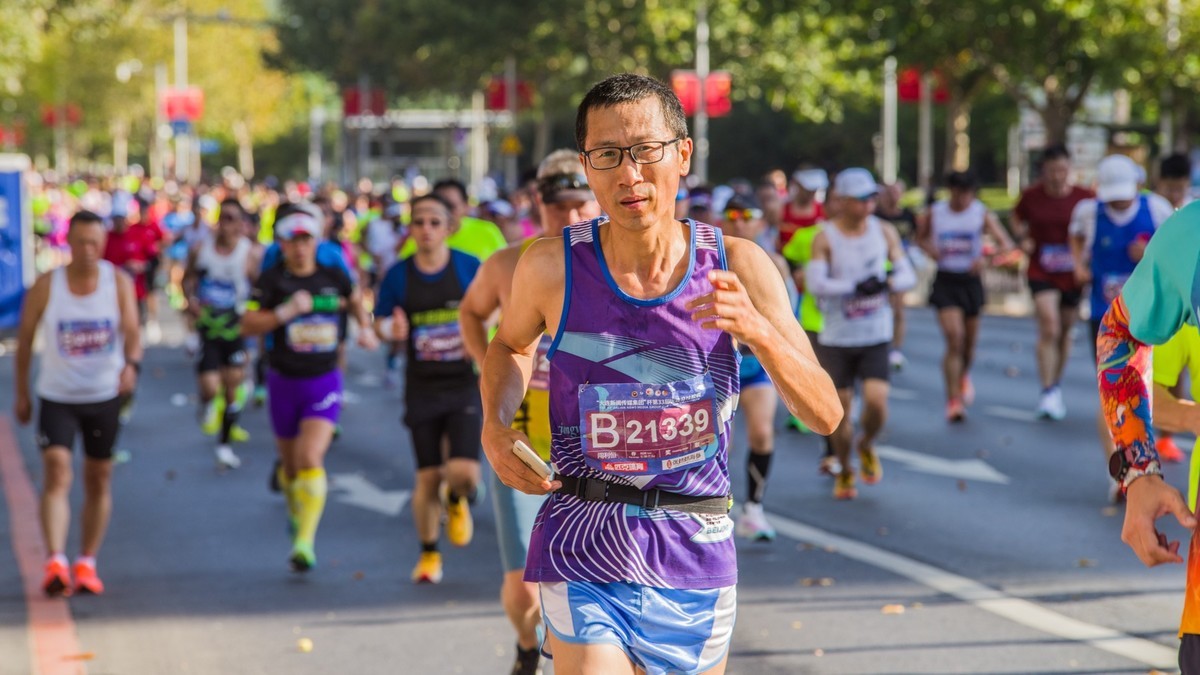 “大连新闻传媒集团”杯第33届大连马拉松赛之五-中关村在线摄影论坛