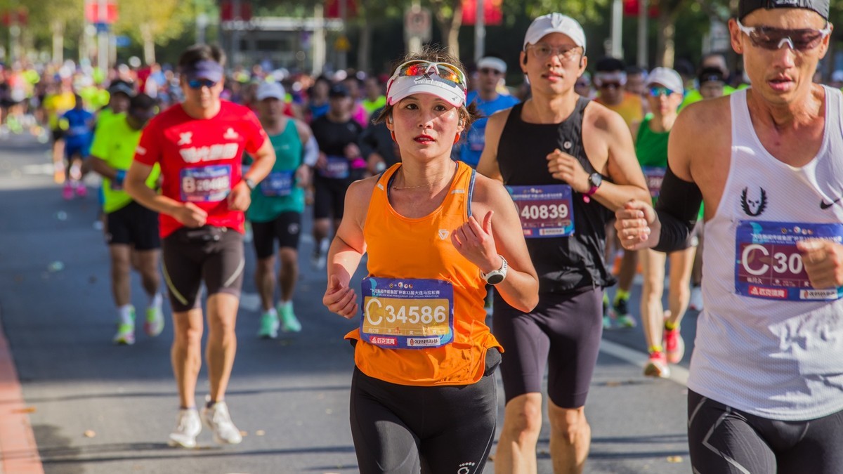 “大连新闻传媒集团”杯第33届大连马拉松赛之五-中关村在线摄影论坛