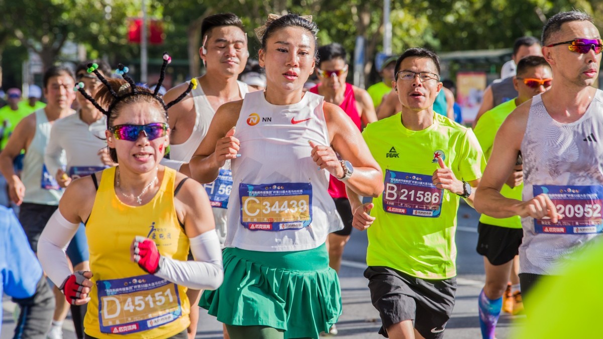 “大连新闻传媒集团”杯第33届大连马拉松赛之五-中关村在线摄影论坛