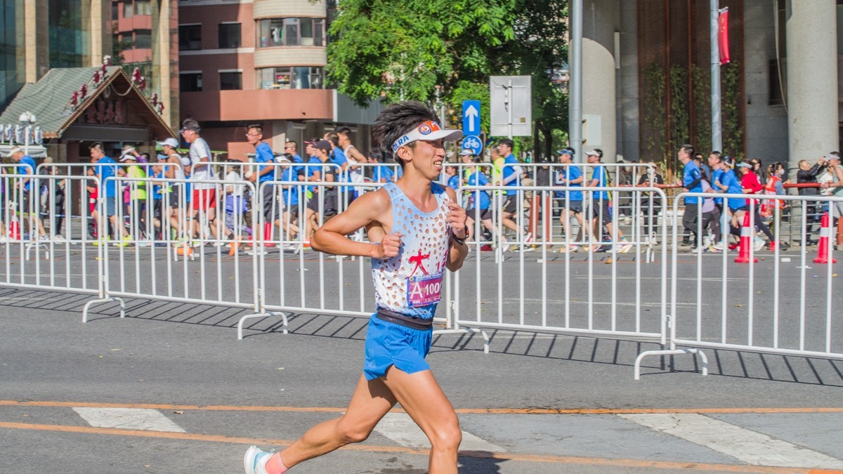 “大连新闻传媒集团”杯第33届大连马拉松赛之七-中关村在线摄影论坛