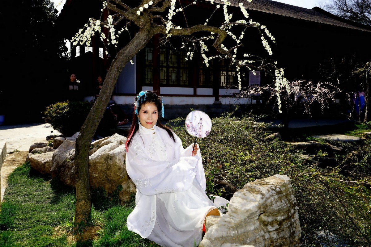 环境人像---梅园美女！-中关村在线摄影论坛