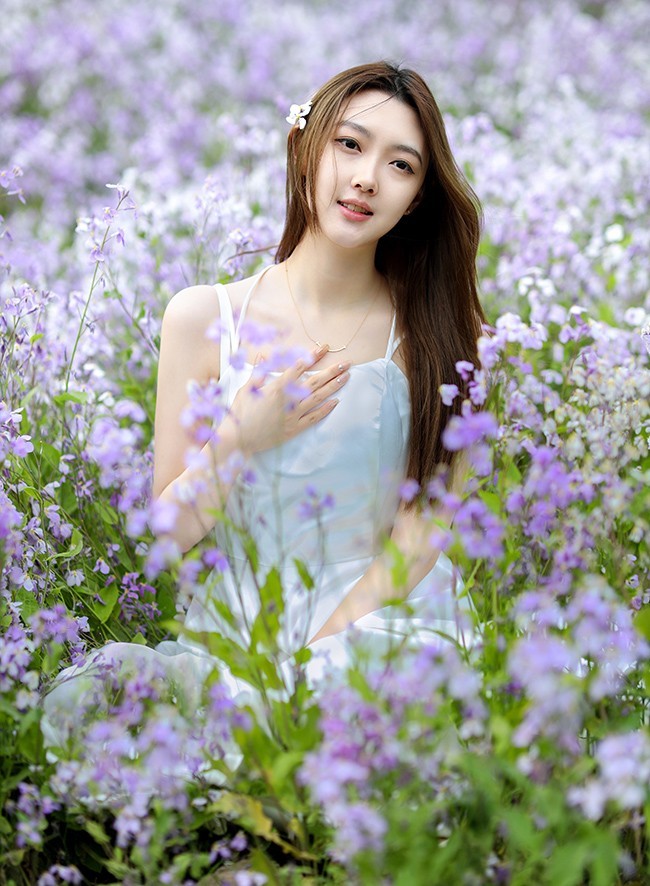 兰花丛中的妹子-中关村在线摄影论坛