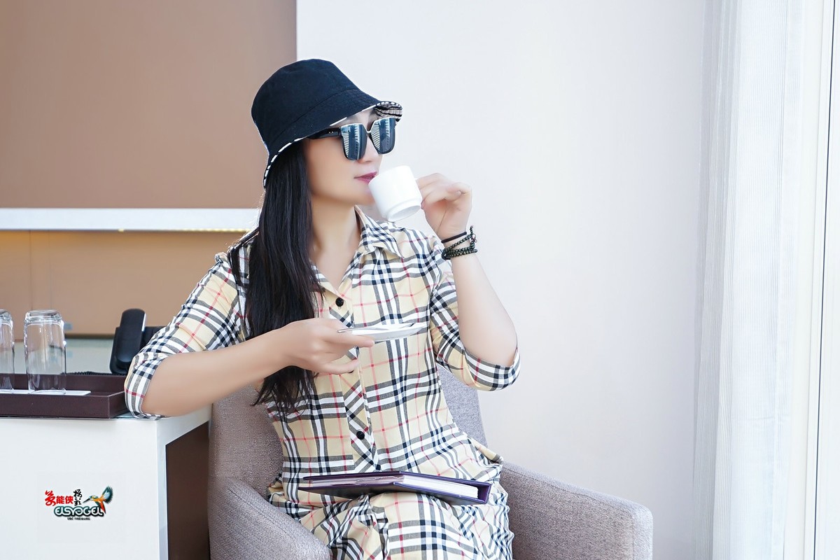 【午后美女】----蝴蝶-中关村在线摄影论坛