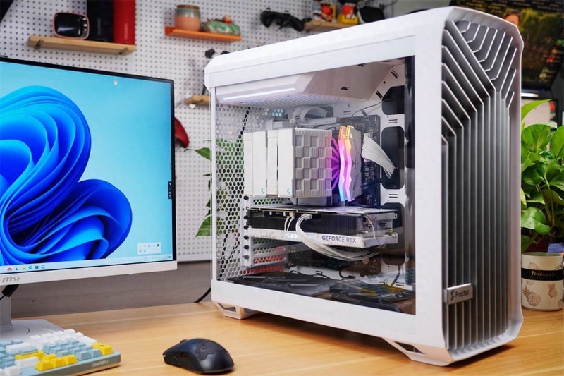 分形工艺Torrent EATX机箱：满足高端玩家对性能与外观的双重追求-中关村在线硬件论坛