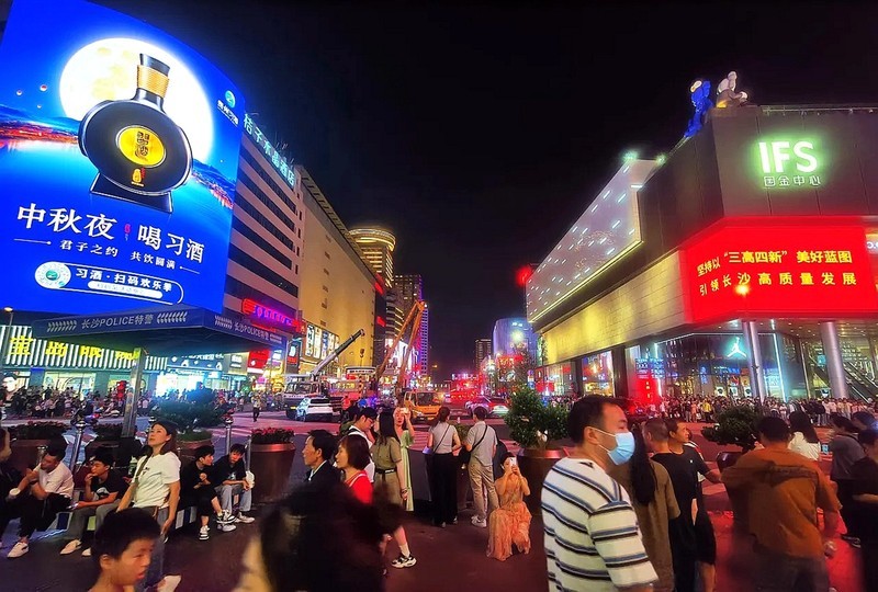 十月二号长沙步行街人海如潮[苹果115 Pro Max试拍]-中关村在线摄影论坛