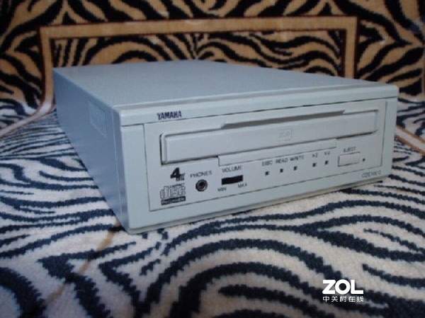 YAMAHA 雅马哈 CDR-100/102 F1 3220 4260 200 400t CD音乐刻录机 雅马哈开山之作-中关村在线综合论坛