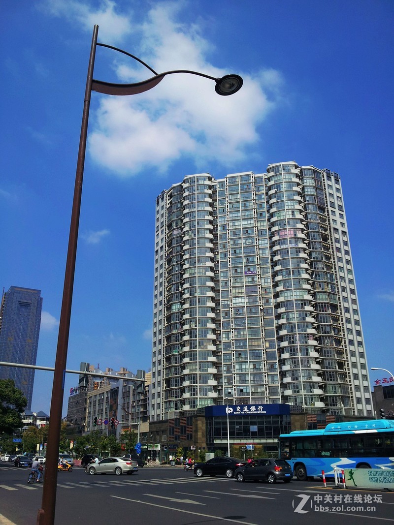 蓝天下的建筑-中关村在线摄影论坛