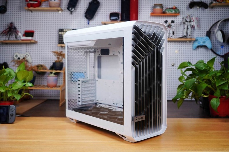 分形工艺Torrent EATX机箱：满足高端玩家对性能与外观的双重追求-中关村在线硬件论坛