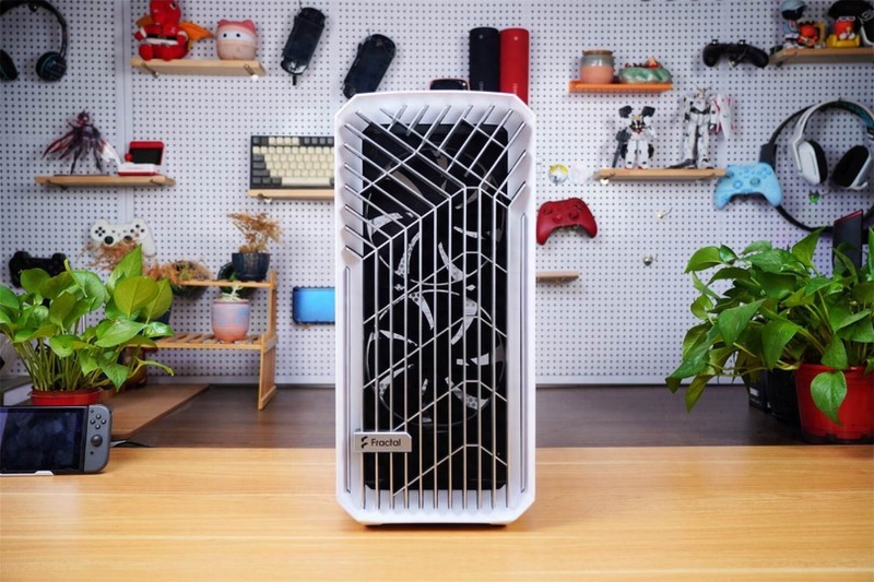 分形工艺Torrent EATX机箱：满足高端玩家对性能与外观的双重追求-中关村在线硬件论坛