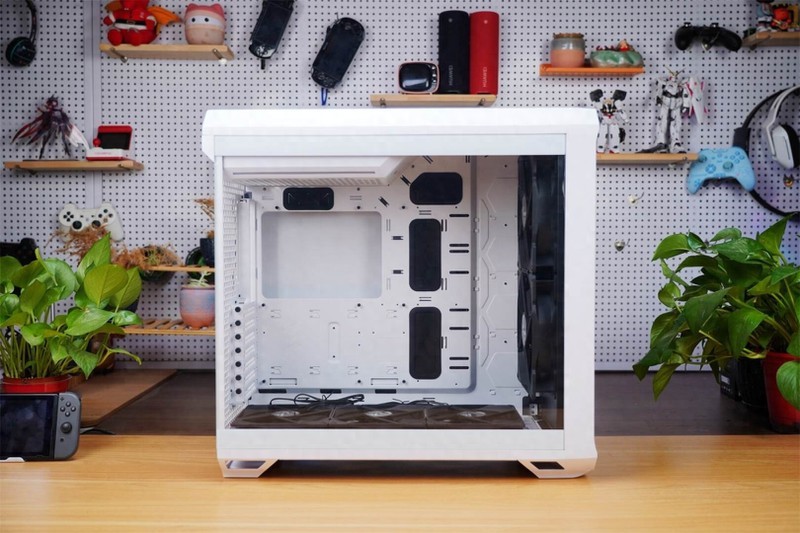 分形工艺Torrent EATX机箱：满足高端玩家对性能与外观的双重追求-中关村在线硬件论坛