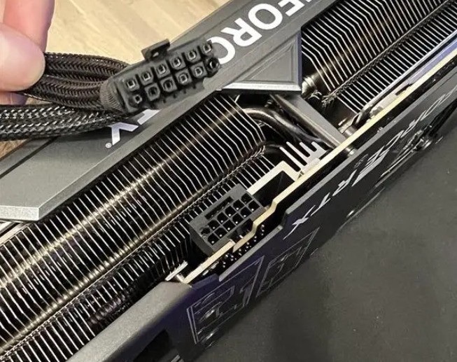 RTX4090翻车，设计缺陷导致显卡自燃起火！-中关村在线硬件论坛